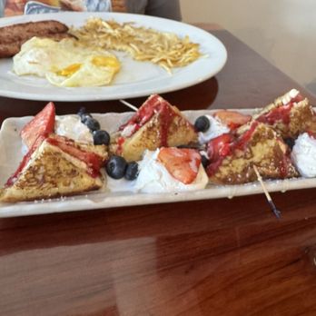 ROOSTERS ON THE RIVER - Updated October 2025 - 426 Photos & 319 Reviews ...