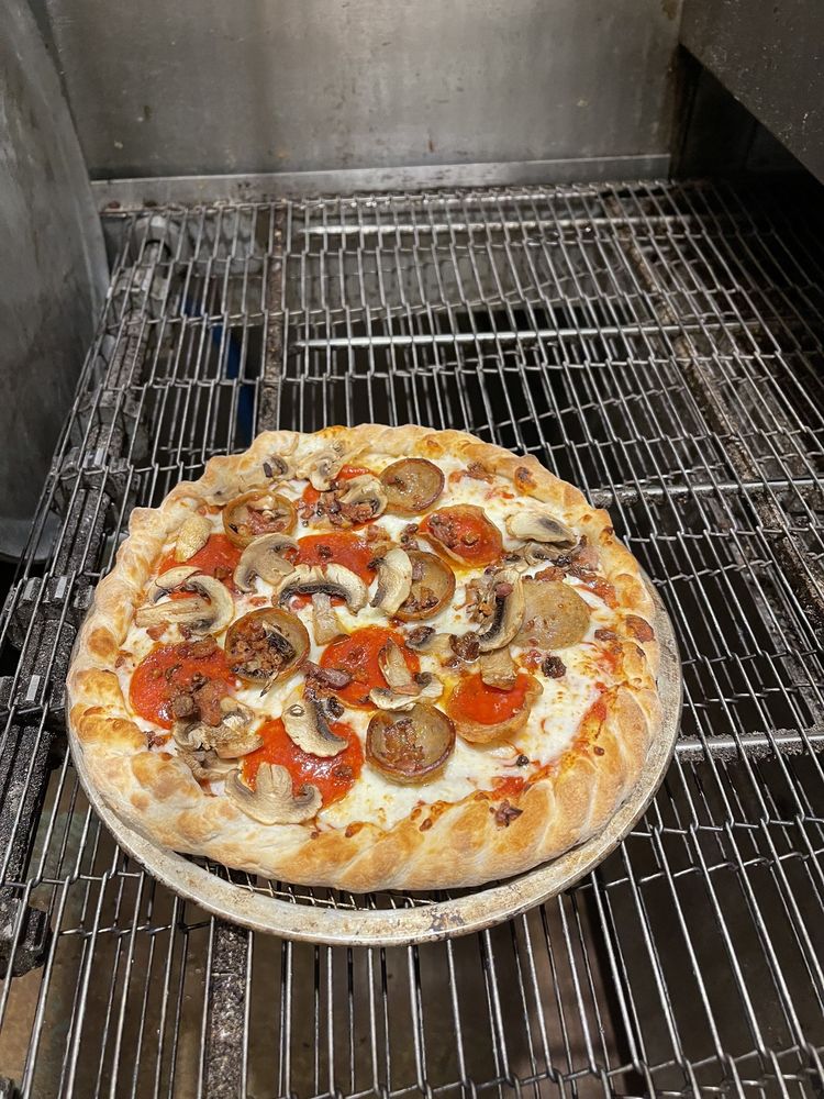 MAMA’S PIZZA HOUSE - Updated January 2026 - 34 Photos & 22 Reviews ...