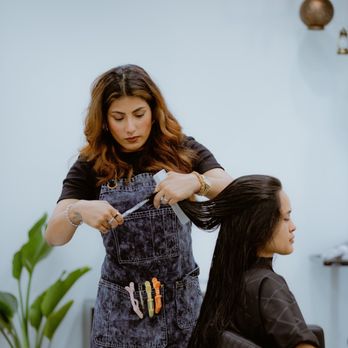 Maya hair salon store