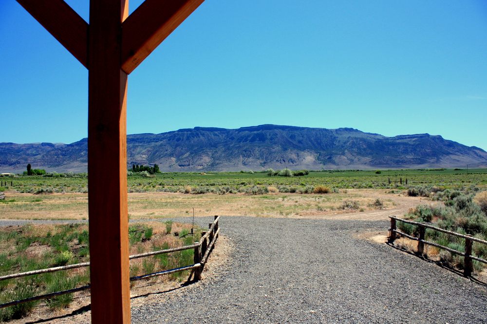 HART MOUNTAIN CABIN - Updated August 2024 - 28045 Plush Adel Rd, Plush ...