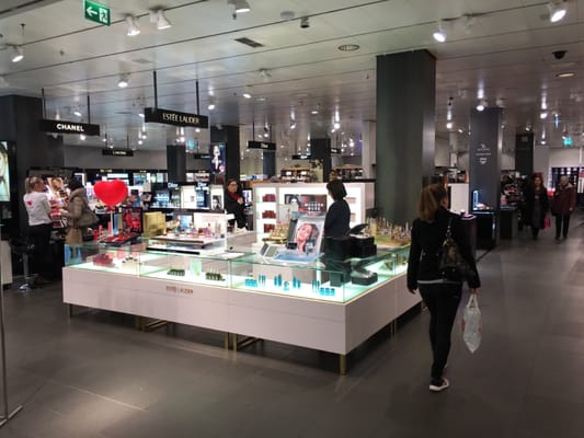 GLOBUS - Updated June 2026 - 10 Photos - Spitalgasse 17, Bern ...