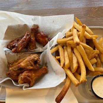 FIRE WINGS - MIDTOWN - Updated September 2025 - 170 Photos & 170 Reviews - 1700 15th St ...