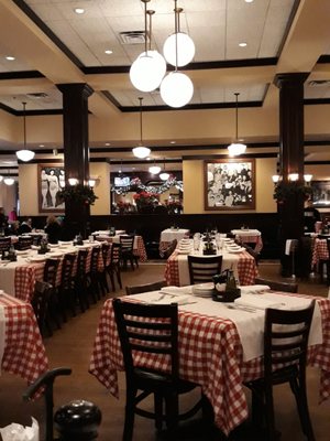 MAGGIANO’S LITTLE ITALY - 594 Photos & 521 Reviews - Italian - 70 ...