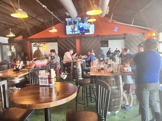 MOONDOG PUB & GRUB - Updated May 2025 - 10 Photos - 5077 Peachtree Rd ...