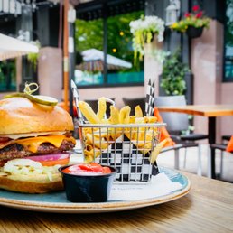 THE TAPHOUSE COQUITLAM - Updated November 2025 - 82 Photos & 47 Reviews ...