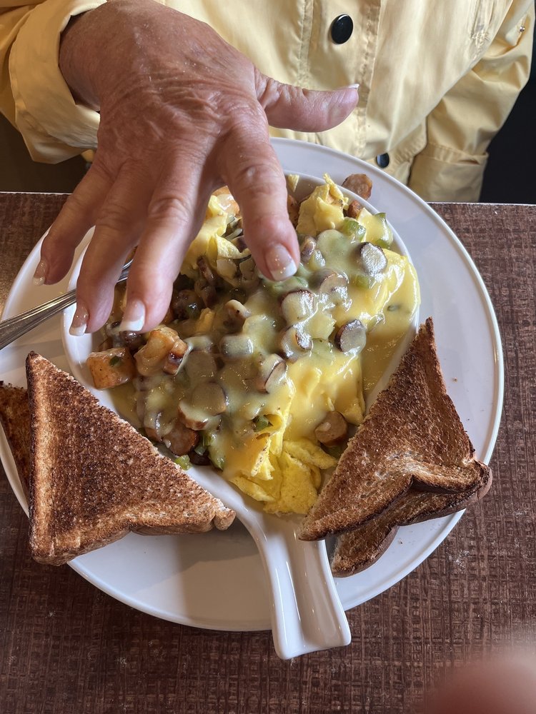 SMITTY’S FAMILY RESTAURANT & LOUNGE - Updated December 2024 - 1417 ...