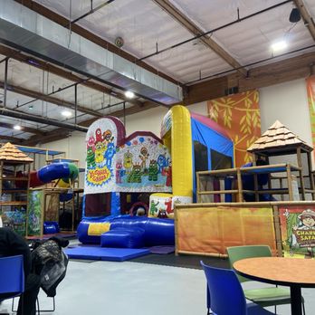 CHARLIE SAFARI - Updated December 2025 - 53 Photos - 3610 S Pine St ...