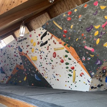 HOOSIER HEIGHTS - BLOOMINGTON - Updated July 2025 - 19 Photos & 28 ...