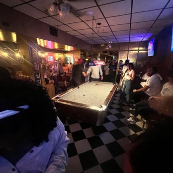 CHERRY’S HIGH DIVE - Updated May 2025 - 36 Photos & 18 Reviews - 488 Wellington Street W ...