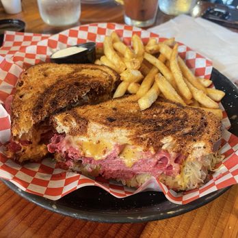 MARKUM INN & MUDDY BOOTS BAR - Updated 05/2025 - 120 Photos & 214 ...