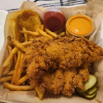 BRD - Updated July 2025 - 123 Photos & 126 Reviews - 1104 S Charles St ...