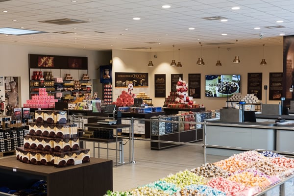 LINDT - Updated January 2025 - 14 Photos - Avenue du Mal de Lattre de ...
