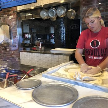 REVOLVE PIZZA KITCHEN - Updated December 2025 - 146 Photos & 132 ...