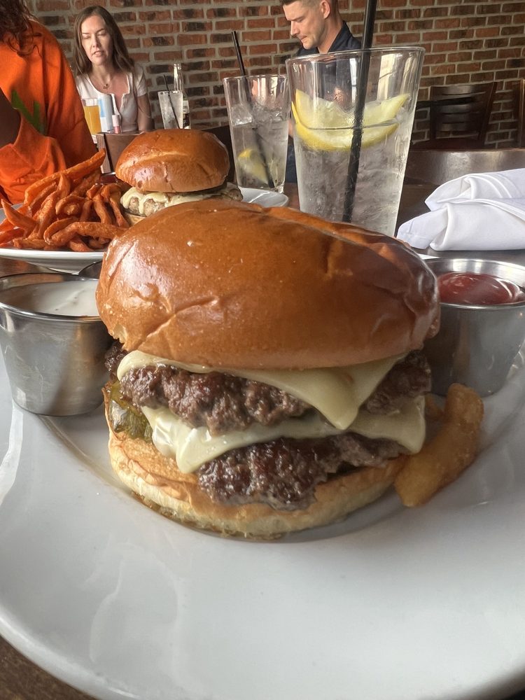 STATS BAR & GRILLE - Updated December 2024 - 57 Photos & 169 Reviews ...