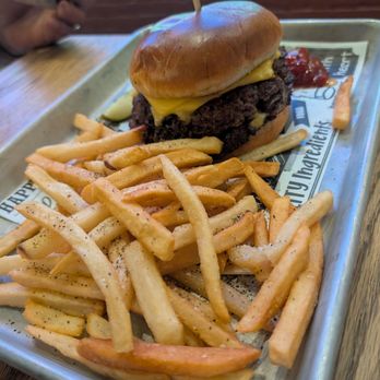 TAP SPORTS BAR EXCALIBUR - Updated December 2025 - 204 Photos & 79 ...