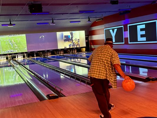 AMF PINOLE VALLEY LANES - Updated December 2025 - 153 Photos & 379 ...