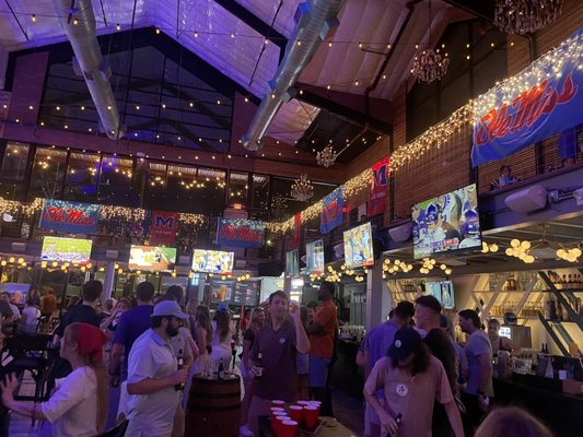 AUSTIN’S BACKYARD - Updated October 2025 - 68 Photos & 82 Reviews ...