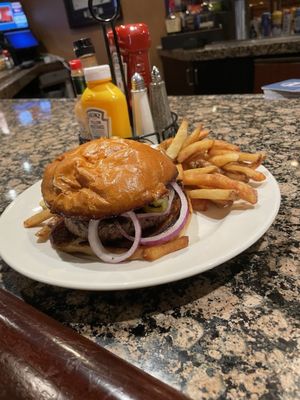 MVP PUB - Updated May 2025 - 19 Photos & 17 Reviews - 1 Monarch Pl ...