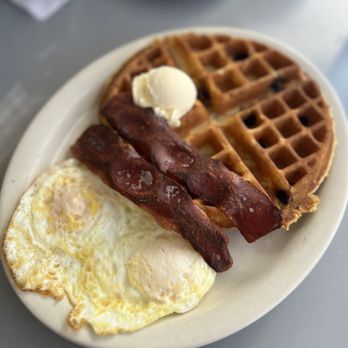 CAFE 222 - Updated May 2025 - 1801 Photos & 2426 Reviews - 222 Island ...