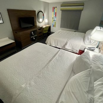 HAMPTON INN & SUITES SPRINGFIELD - Updated December 2025 - 145 Photos ...