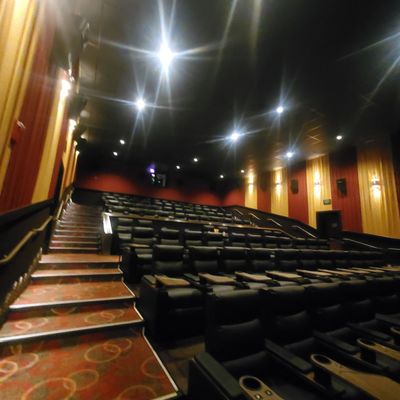 WAREHOUSE CINEMAS ROTUNDA - 18 Photos & 15 Reviews - 727 W 40th St ...