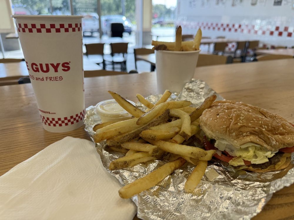 FIVE GUYS - Updated June 2024 - 27 Photos & 31 Reviews - 2701 SW ...