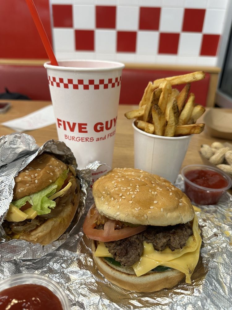 FIVE GUYS - Updated June 2024 - 37 Photos & 49 Reviews - 3439 W Genesee ...