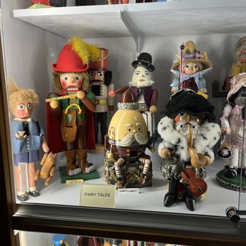LEAVENWORTH NUTCRACKER MUSEUM - Updated September 2024 - 296 Photos ...