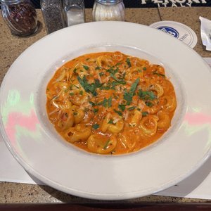 CALDERONE CLUB - 255 Photos & 353 Reviews - 842 N Old World 3rd St ...