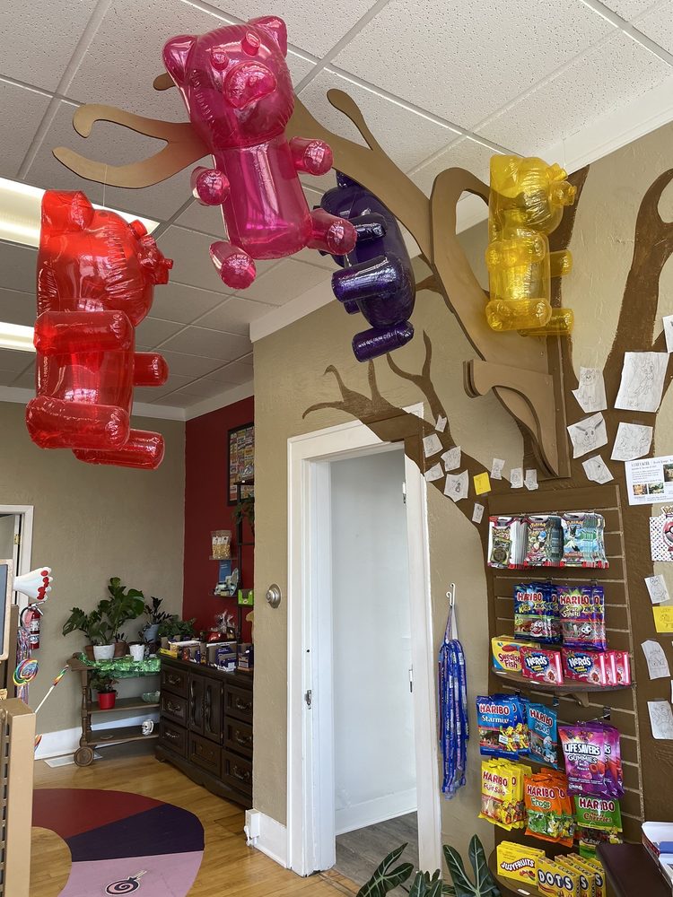 SWEETS ON THE SQUARE - Updated July 2025 - 101 South St, Chardon, Ohio ...