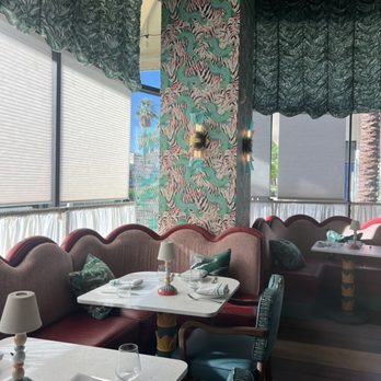 BAR ISSI - Updated October 2025 - 317 Photos & 194 Reviews - 414 N Palm ...