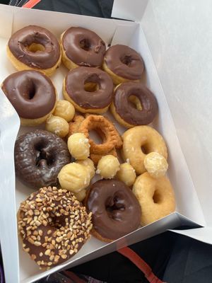 DIP-A-DEE DONUTS - Updated January 2026 - 22 Photos & 39 Reviews - 1376 ...
