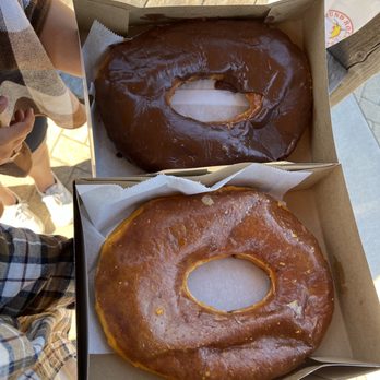 ROUND ROCK DONUTS - Bakery - 106 W Liberty Ave, Round Rock, Texas ...