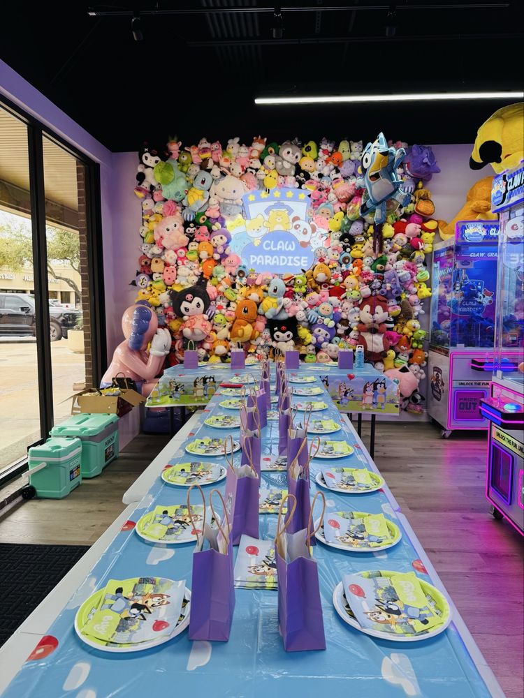 CLAW PARADISE - Updated June 2025 - 22 Photos - 3530 Hwy 6, Sugar Land ...