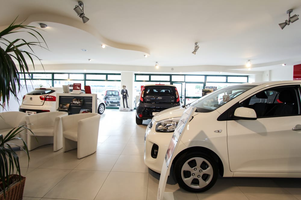 GT AUTO - Updated October 2024 - 23 Photos - Via Gioacchino Volpe 7 ...