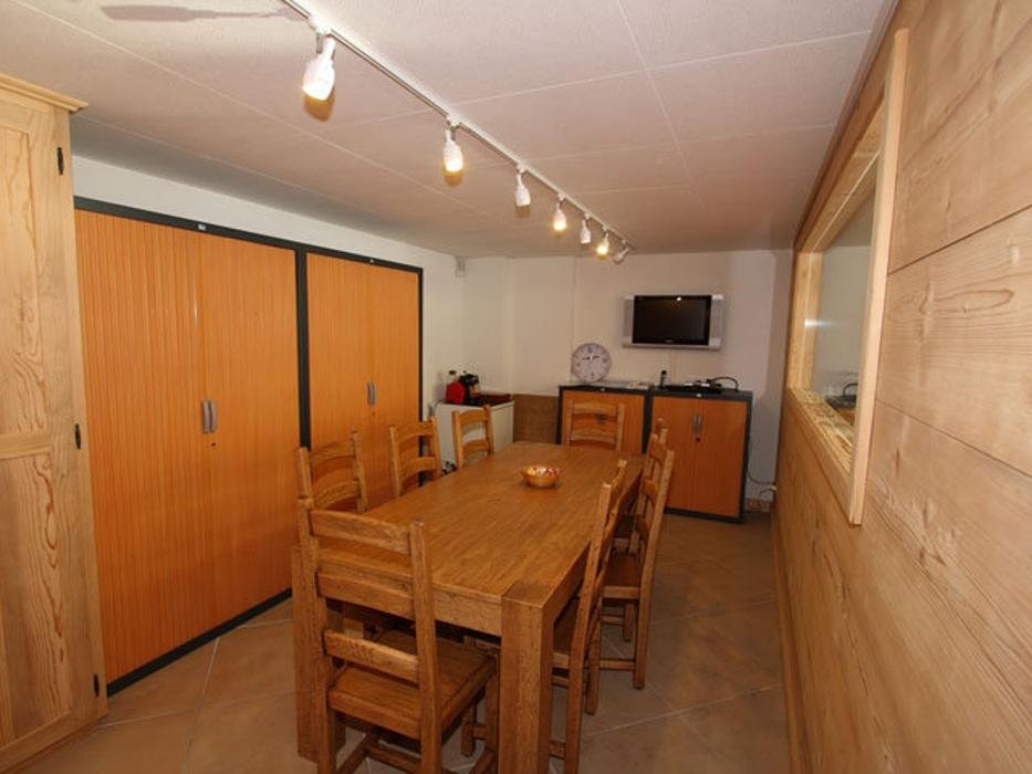 PHILIPPE ISABEL - Rue de la Gare 42, Les Diablerets, Vaud, Switzerland ...