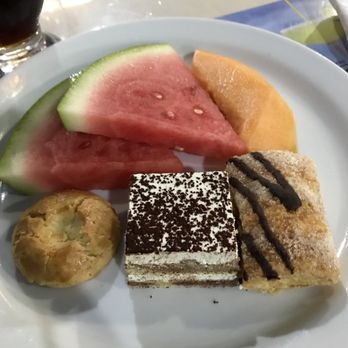 MAPLE LEAF QUEEN’S BUFFET - Updated December 2025 - 27 Photos & 12 ...