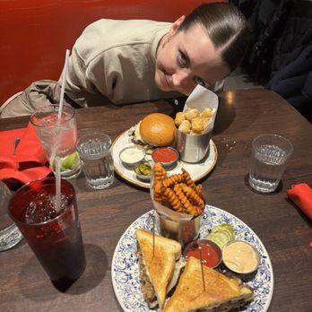 RED COW UPTOWN - Updated August 2025 - 449 Photos & 332 Reviews - 2626 ...