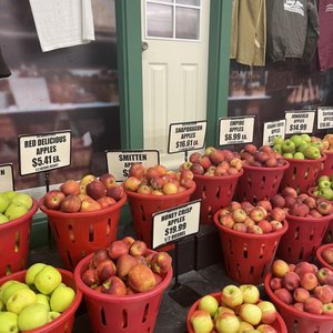 SHADY MAPLE FARM MARKET - 161 Photos & 125 Reviews - 1324 Main St, East ...