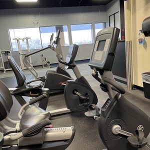 PLANET FITNESS - Updated December 2025 - 41 Photos & 13 Reviews - 1319 ...
