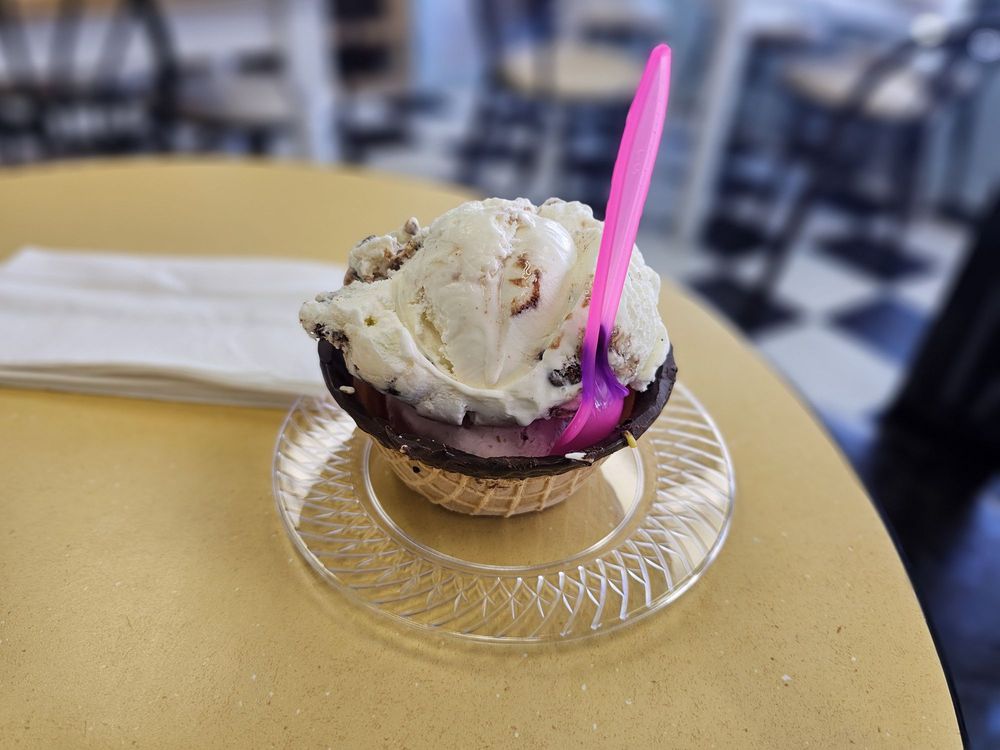 DAISY’S TREATS AND BAKERY - Updated November 2025 - 44 Photos & 69 ...