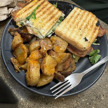 HUCKLEBERRY’S NATURAL MARKETS - Updated October 2025 - 149 Photos & 229 ...