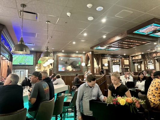 SAINTS & SCHOLARS IRISH PUB - Updated December 2024 - 109 Photos & 125 ...