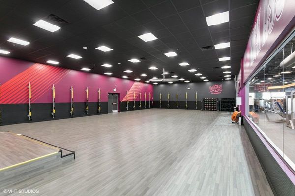 CRUNCH FITNESS - WEST COBB - Updated December 2025 - 26 Photos & 50 ...