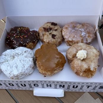 PARLOR DOUGHNUTS ROGERS - Updated October 2025 - 24 Photos & 13 Reviews ...