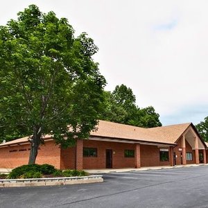 CALVERT WELL PET CLINIC - Updated June 2025 - 12 Reviews - 2240 ...