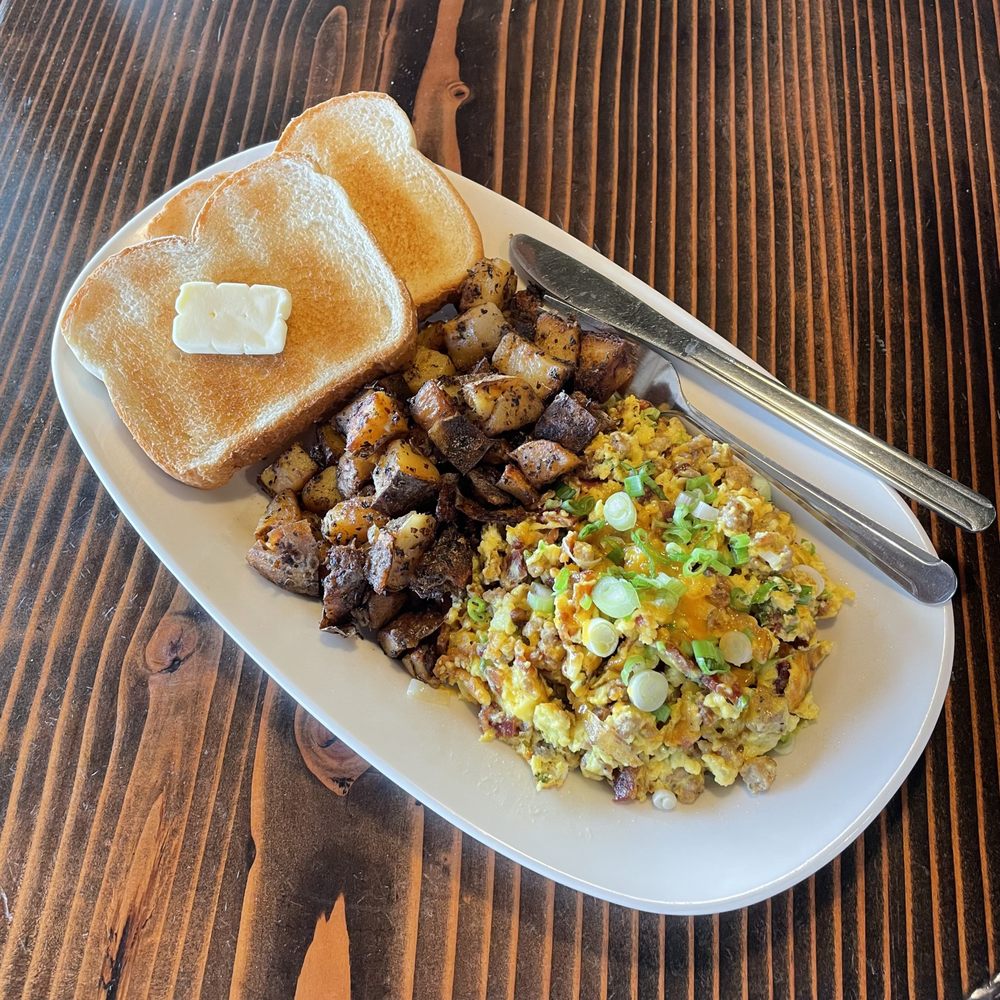 SPUDS WATERFRONT GRILL - Updated December 2025 - 140 Photos & 198 ...