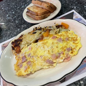 COLONNADE DINER - Updated December 2025 - 107 Photos & 158 Reviews ...