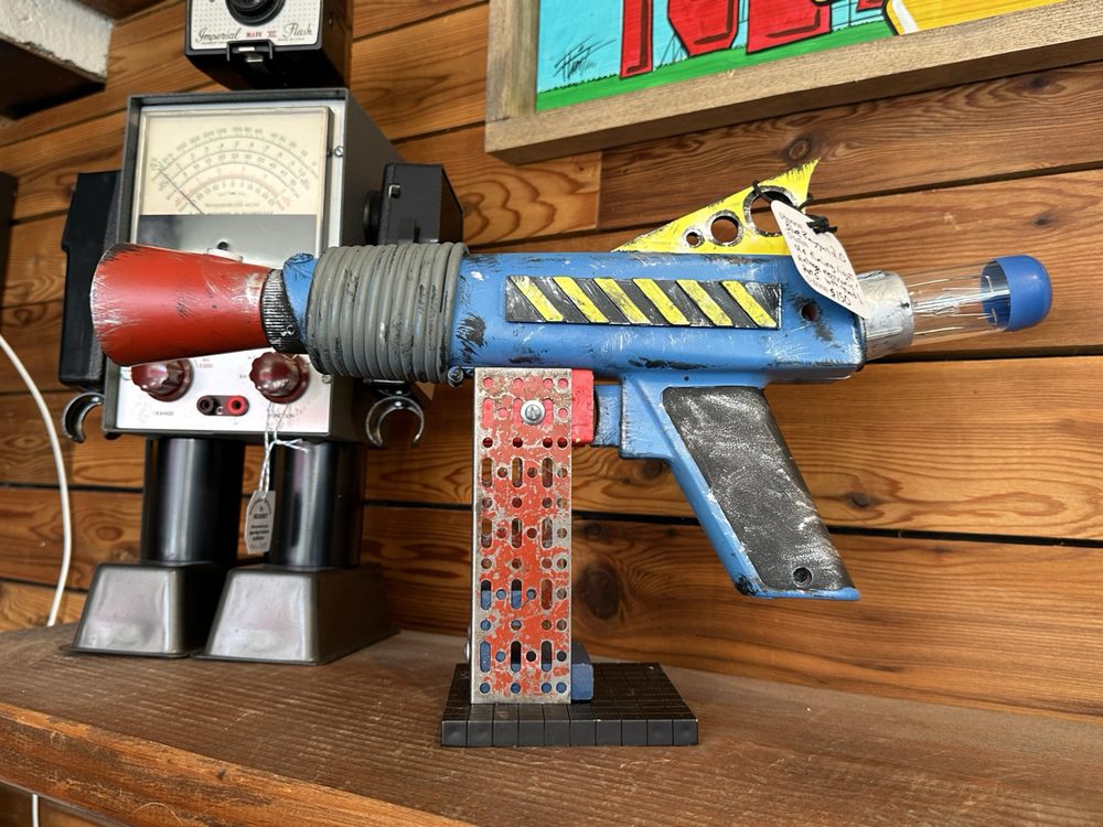 BUCK ATOM’S COSMIC CURIOS ON 66 - Updated August 2024 - 96 Photos & 18 ...