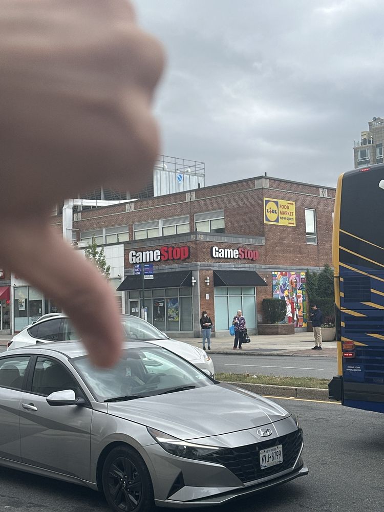 GAMESTOP - Updated November 2025 - 11 Photos & 36 Reviews - 61-16 188th ...